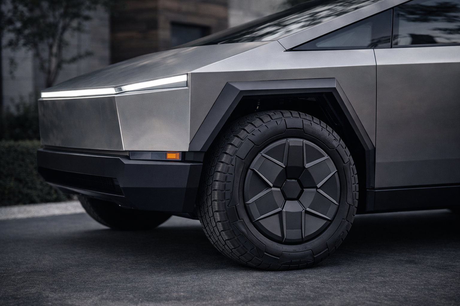 Tesla Cybertruck Core Wheels vs Cyber Wheels… Wait, There’s a Third Op