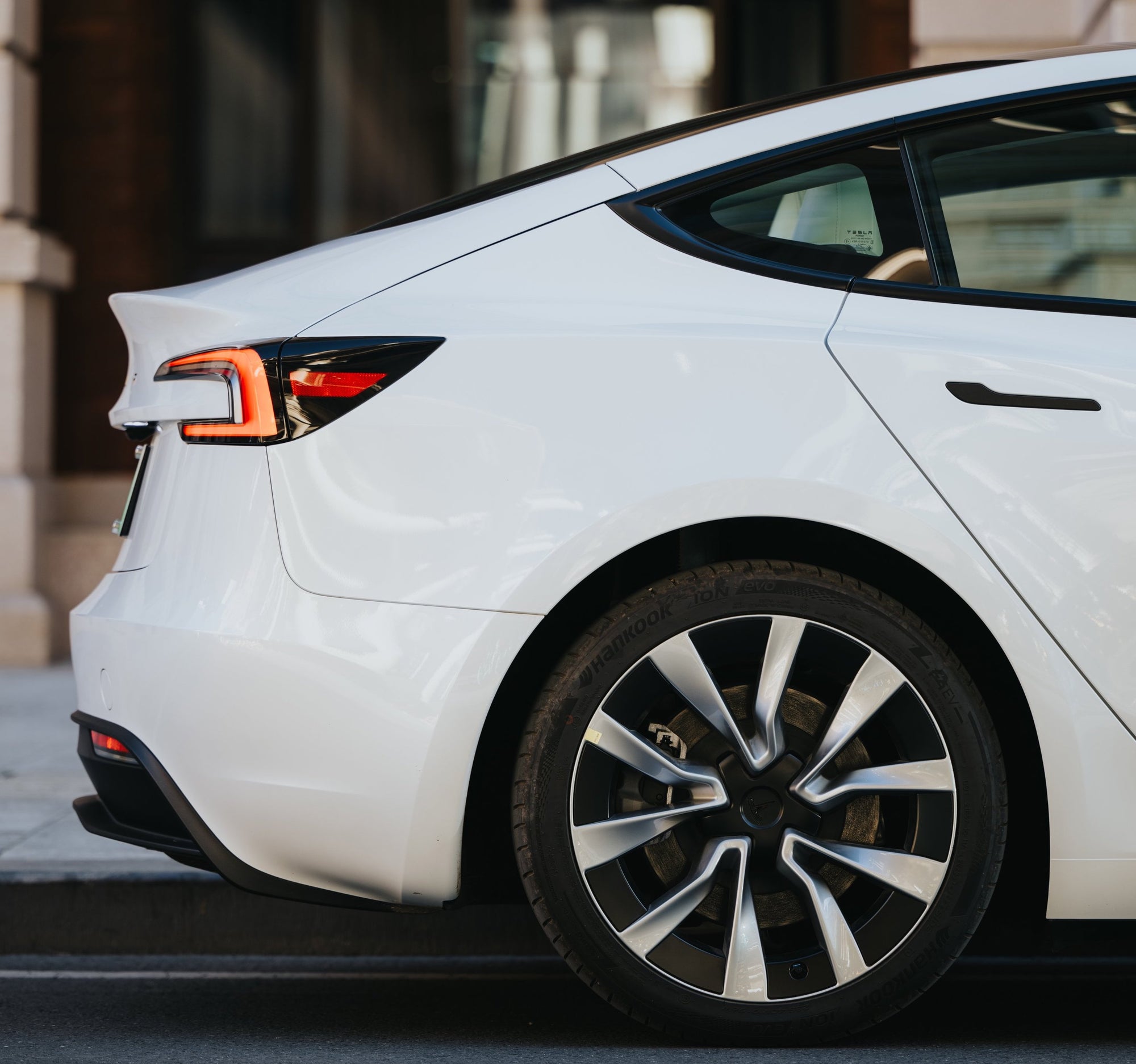 Tesla Model X Wheel and Tire Specifications Guide