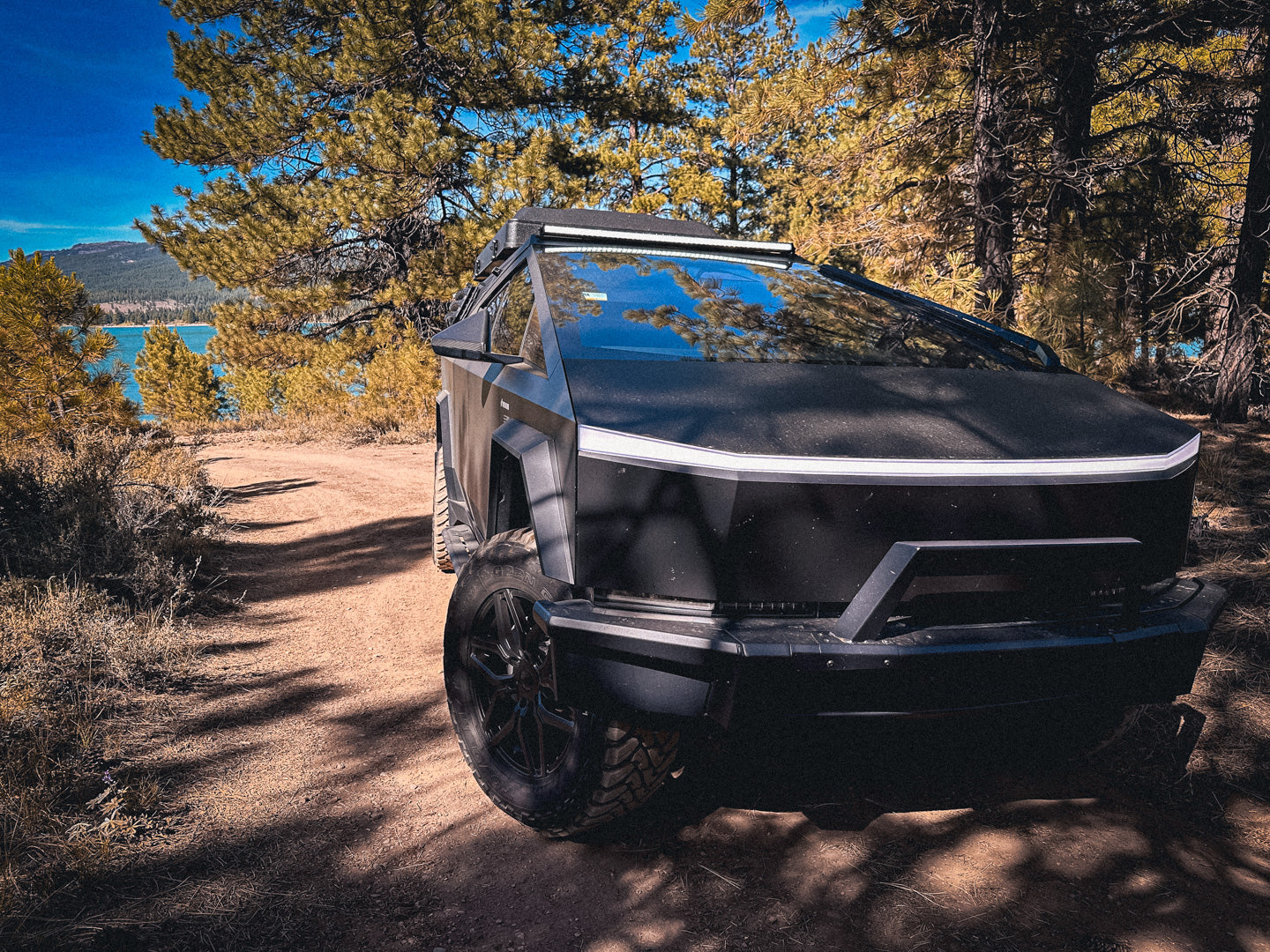 Tesla Cybertruck Heavy Duty Push/Bull Bar Front Bumper