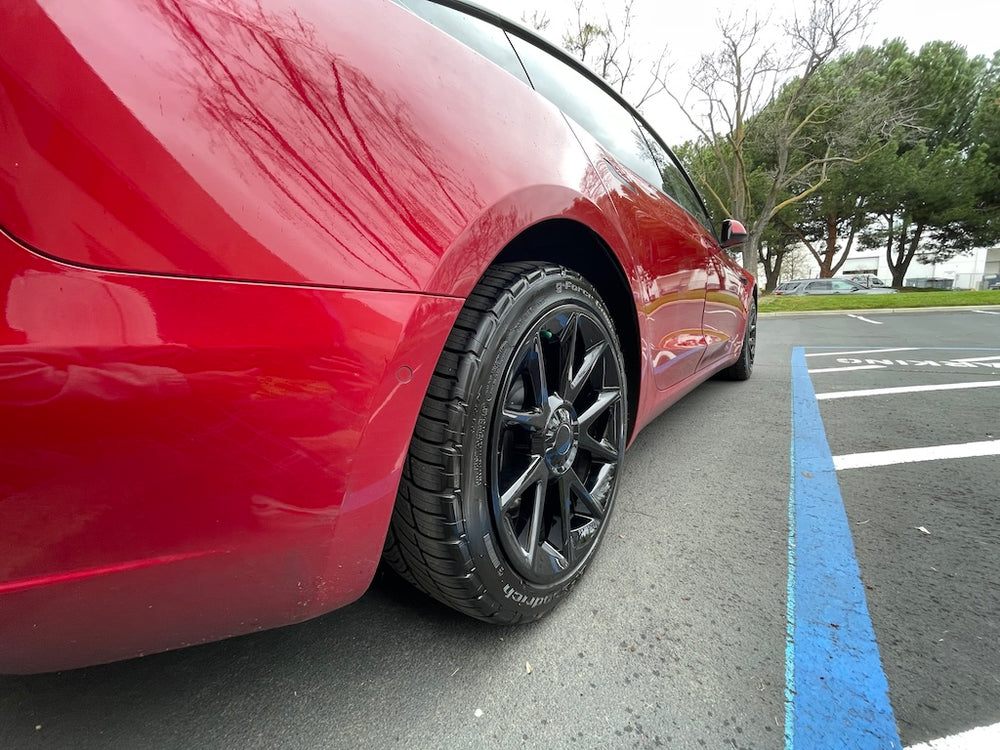 Tesla Model 3 Gloss Black (18-in) Blade Style Wheel Cover Set