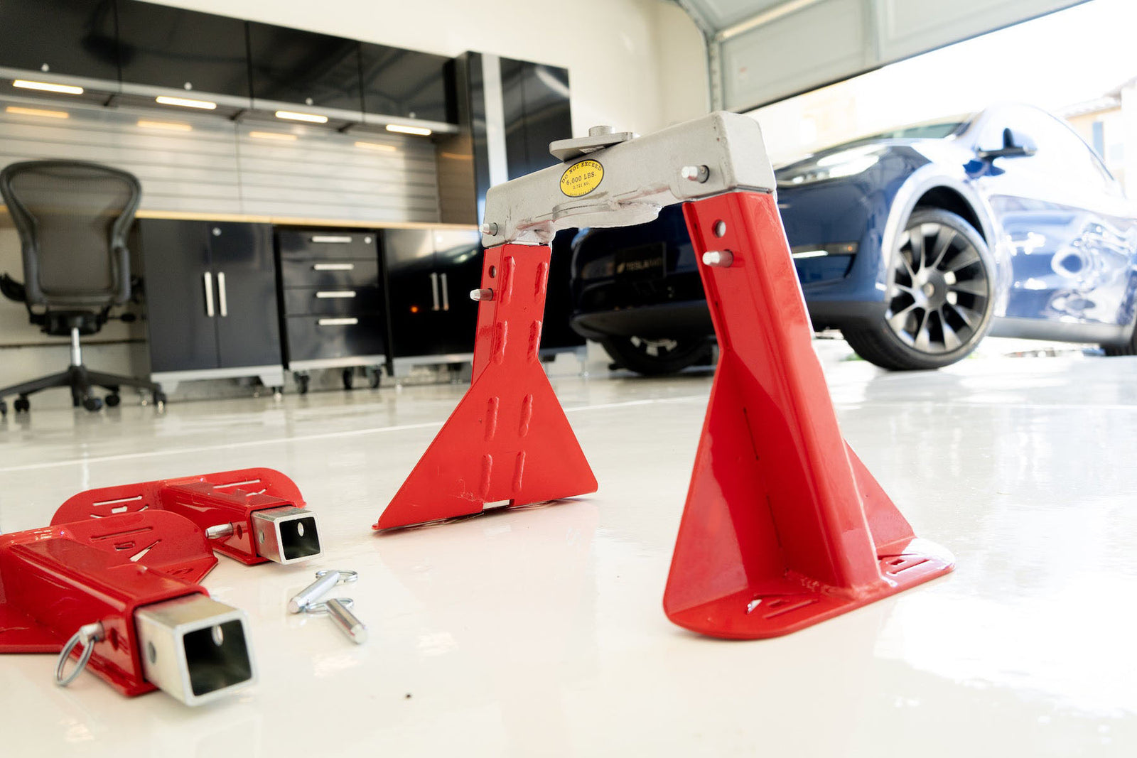 Tesla Jack Stands for your Model S, 3, X, Y: RED EDITION "RennStand"