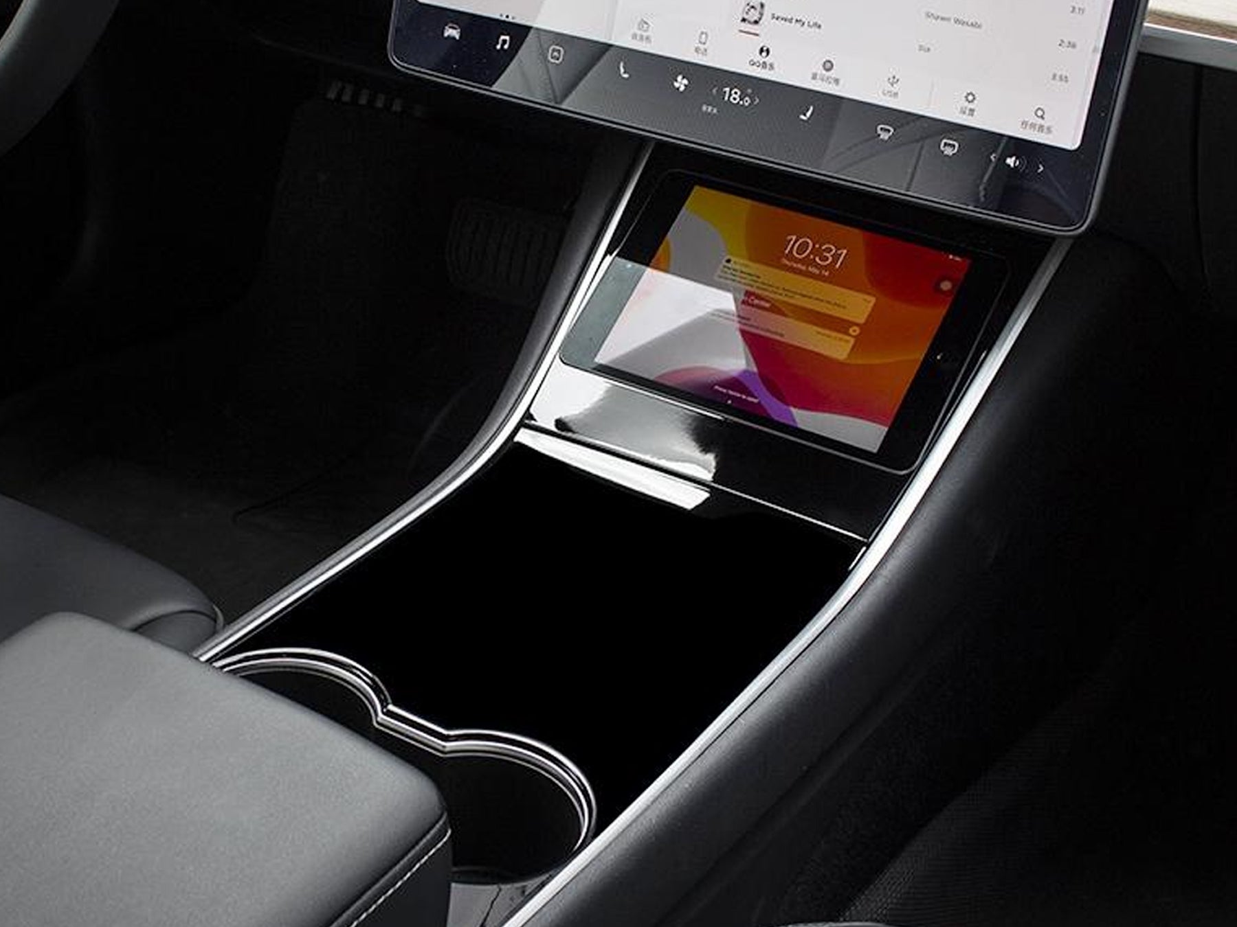 Tesla Model 3 & Y 'tConsole' Apple iPad Mount