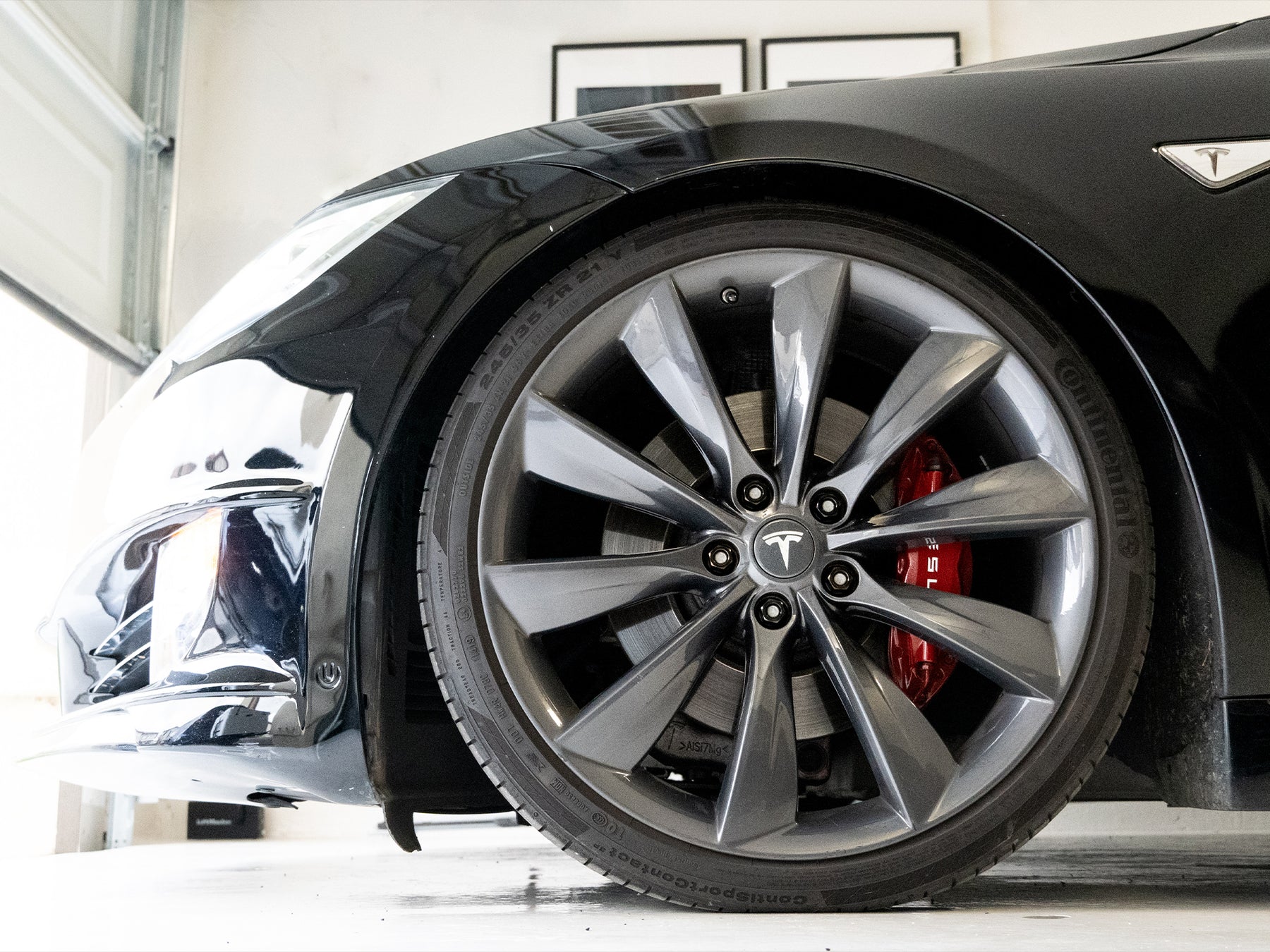 Lightweight Titanium Lug Nuts for your Tesla